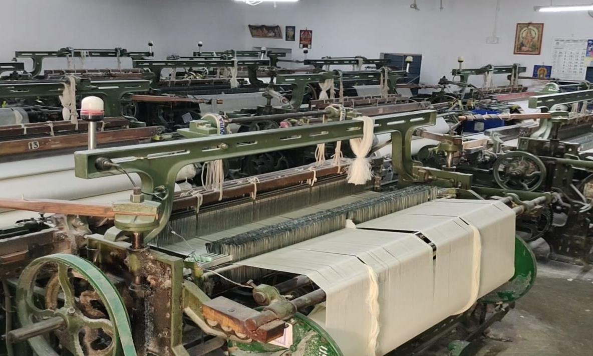 கோவையில் விசைத்தறி உரிமையாளர்கள் 2-வது நாளாக வேலை நிறுத்தம் | Tamil ...