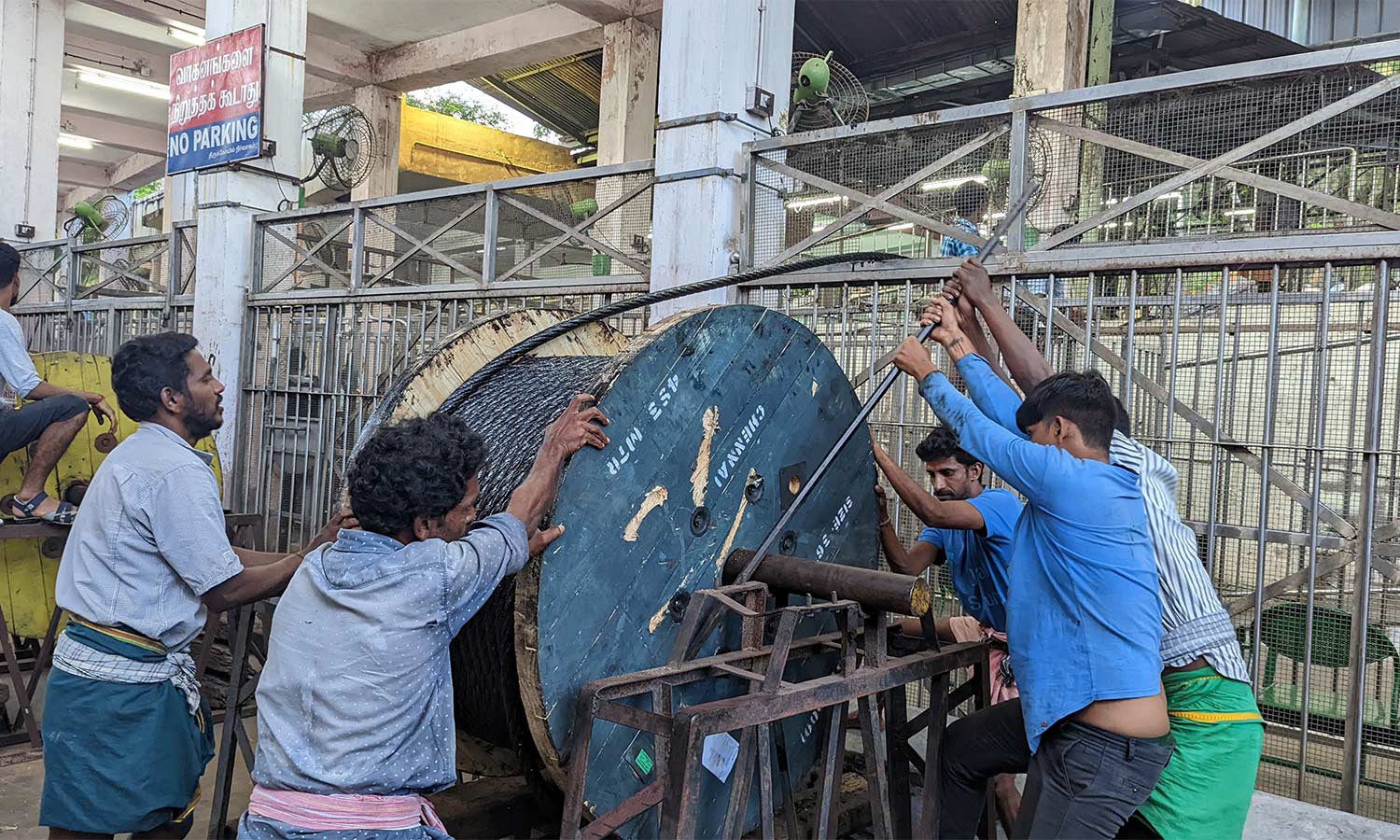 பழனி மின்இழுவை ரெயிலில் புதிய கம்பி வடம் பொருத்தும் பணி | Laying of new ...