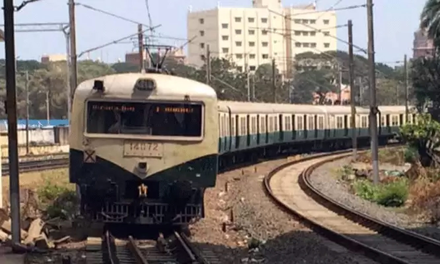 கடற்கரை-கும்மிடிப்பூண்டி இடையே மின்சார ரெயில் சேவை நாளை ரத்து ...