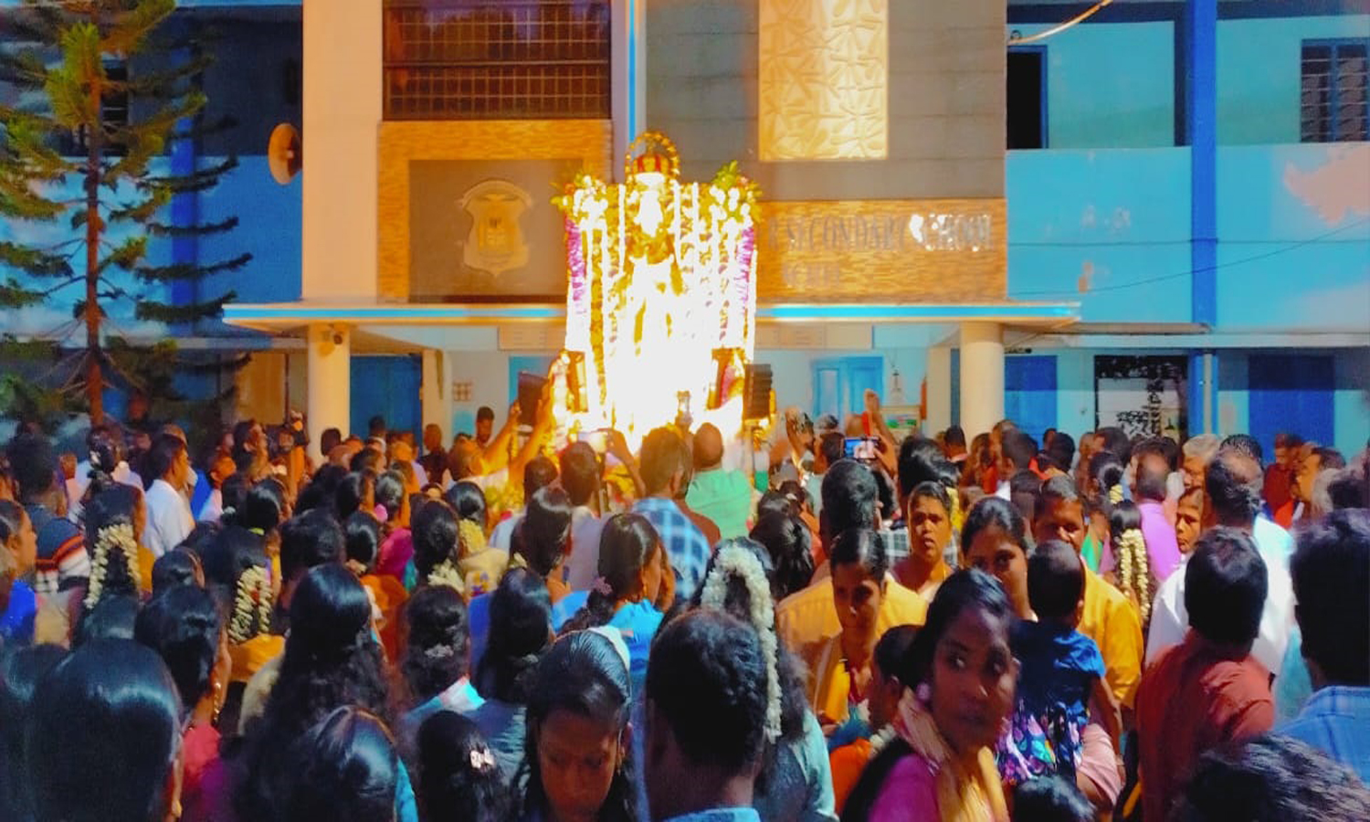 குளச்சலில் புனித காணிக்கை அன்னை சப்பர பவனி | Kanniyakumari News: Car ...