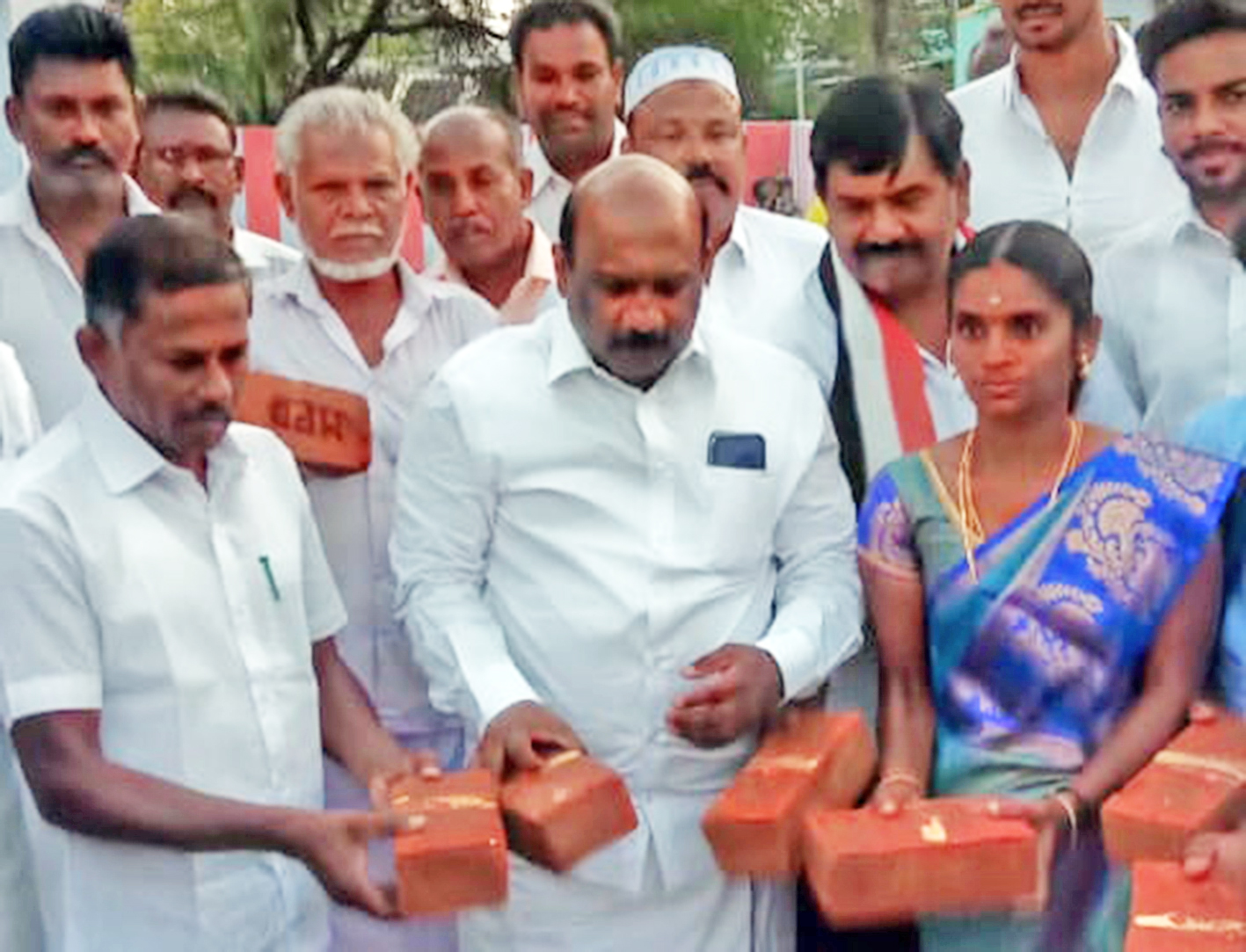 கடையம் யூனியன் பகுதியில் ரூ.17லட்சம் மதிப்பில் திட்டப்பணிகள் - மனோஜ் ...